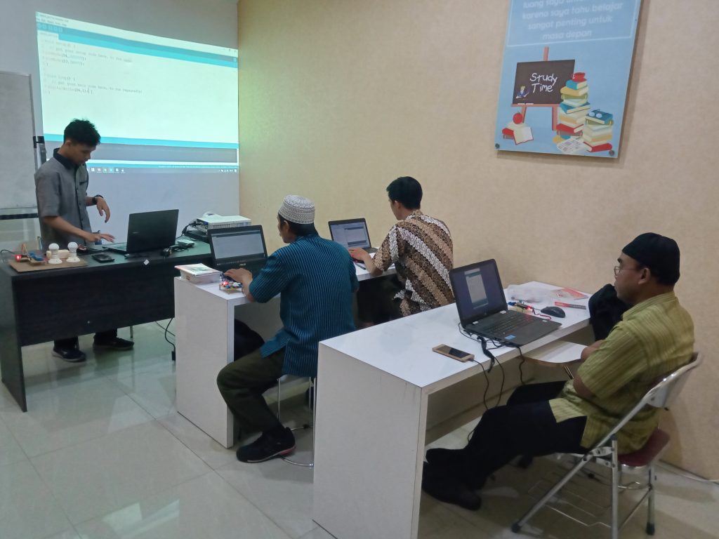 Kursus dan Pelatihan Arduino | PROACTIVE EDUCATION